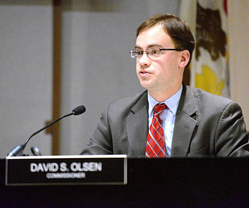 New Downers Grove Rep. David Olsen serves final night on village ...