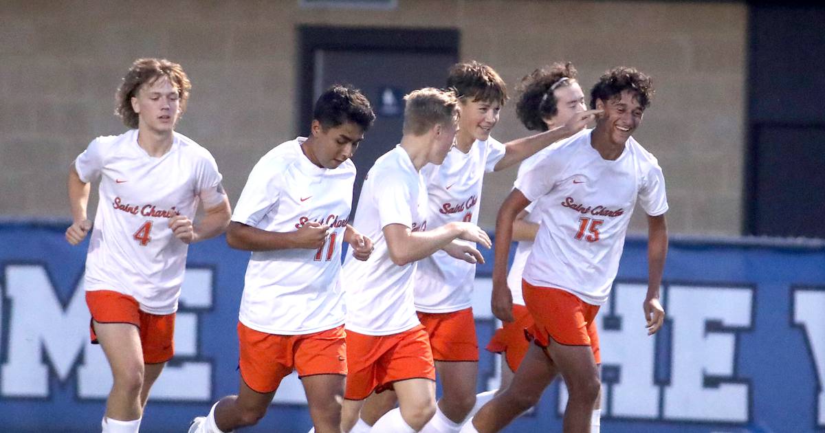 Boys soccer: Griffin Counts, St. Charles East stymie Geneva as DuKane race still undecided ...