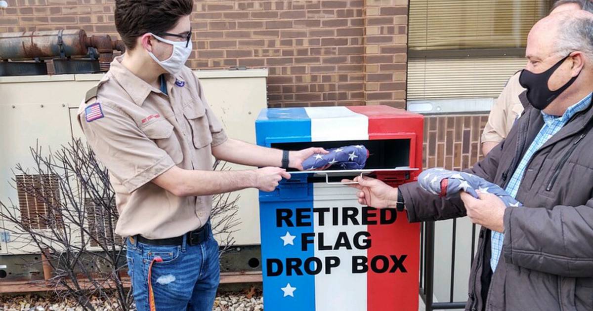 Streator Eagle Scout constructs retired American flag drop box for City ...