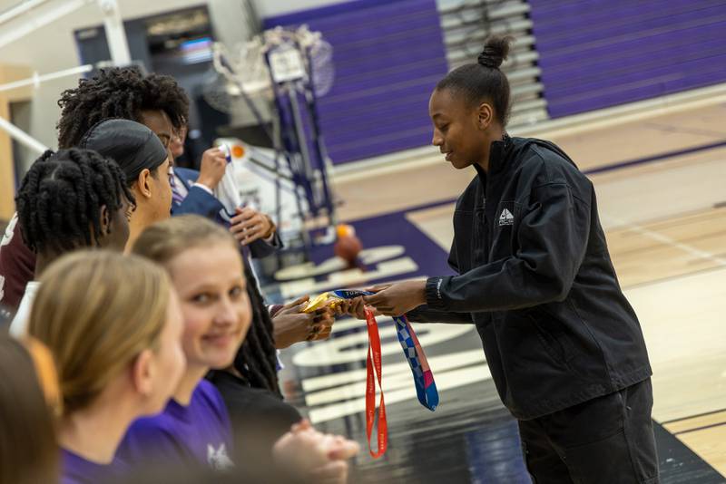 WNBA star Jewell Loyd visits Joliet Junior College bearing gifts – Shaw ...