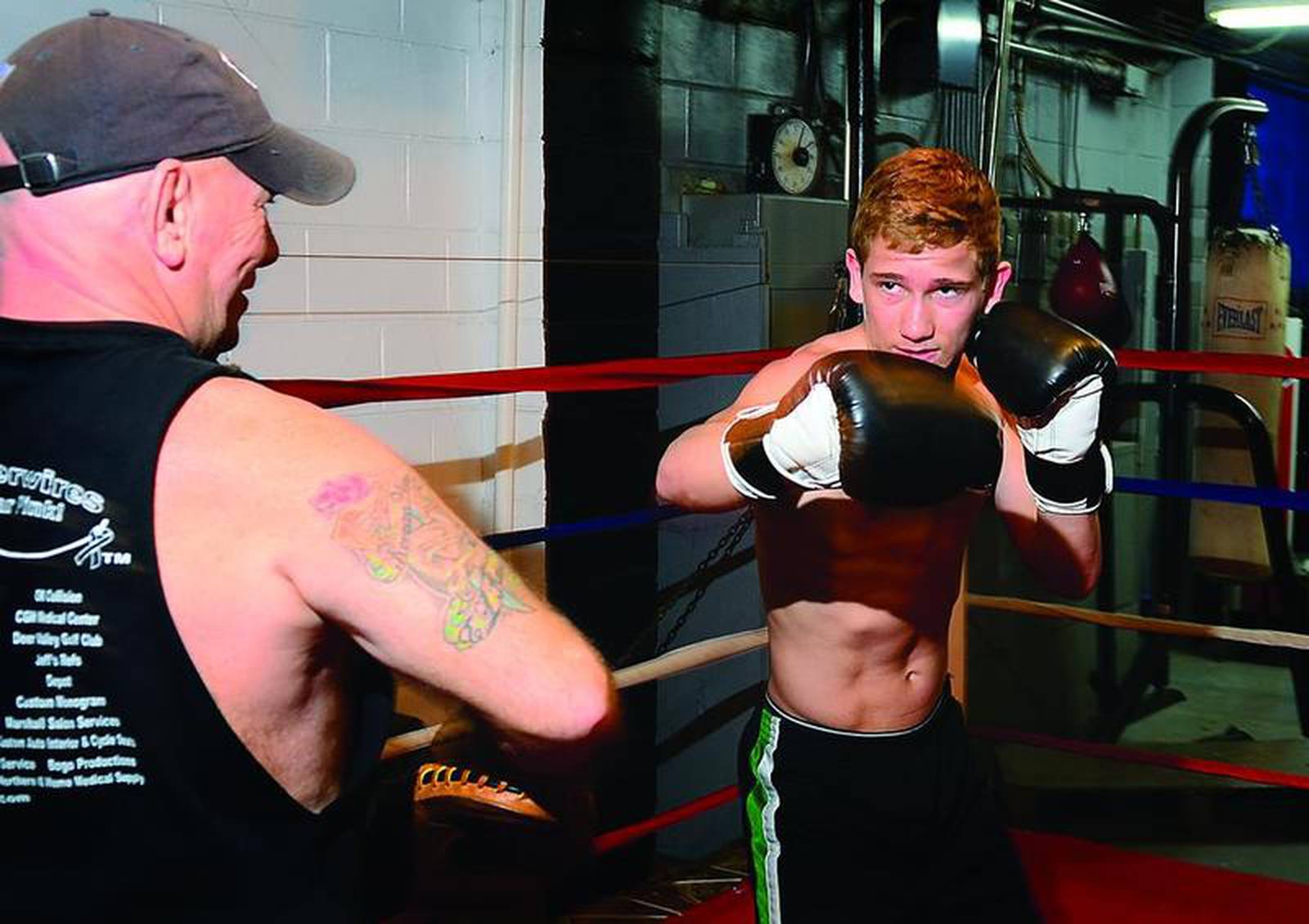 Bronson Russell latest in line to raise gloves – Shaw Local