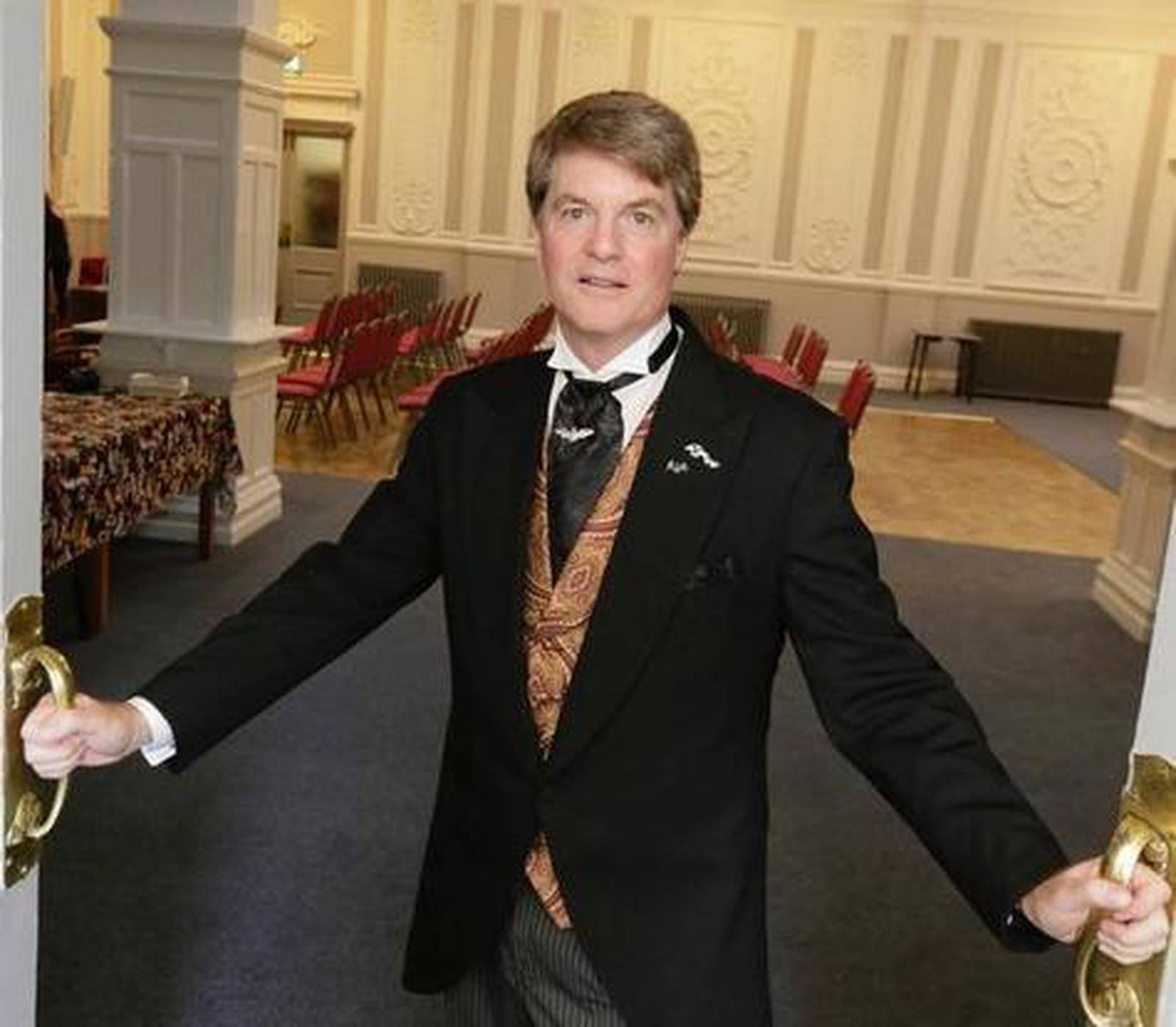 Dacre Stoker is a novelist in his own 'write' – Shaw Local