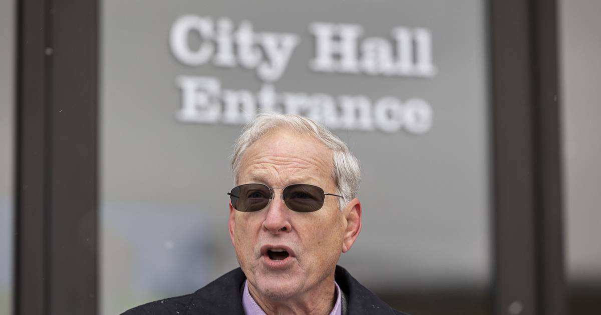 Glen Hughes announces bid for Dixon mayor – Shaw Local