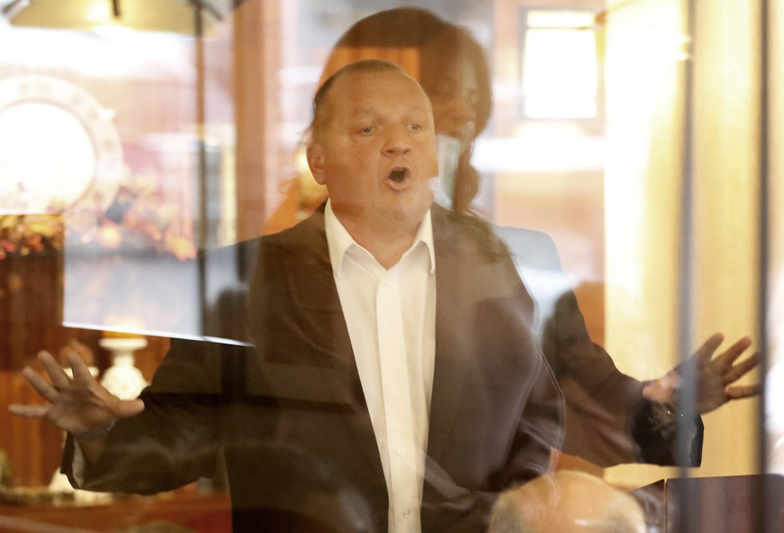 Illinois Attorney General candidate Thomas DeVore visits Crystal Lake, calls SAFE-T Act ...