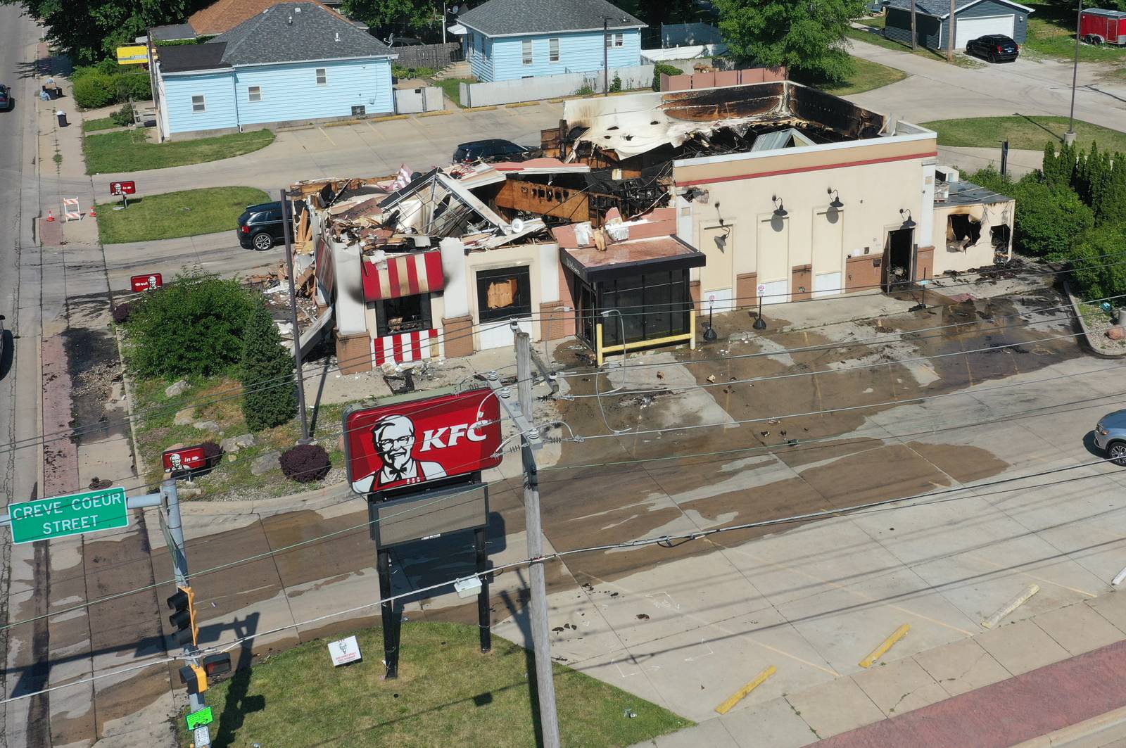 Aerial photos show extent of damage to KFC in La Salle – Shaw Local