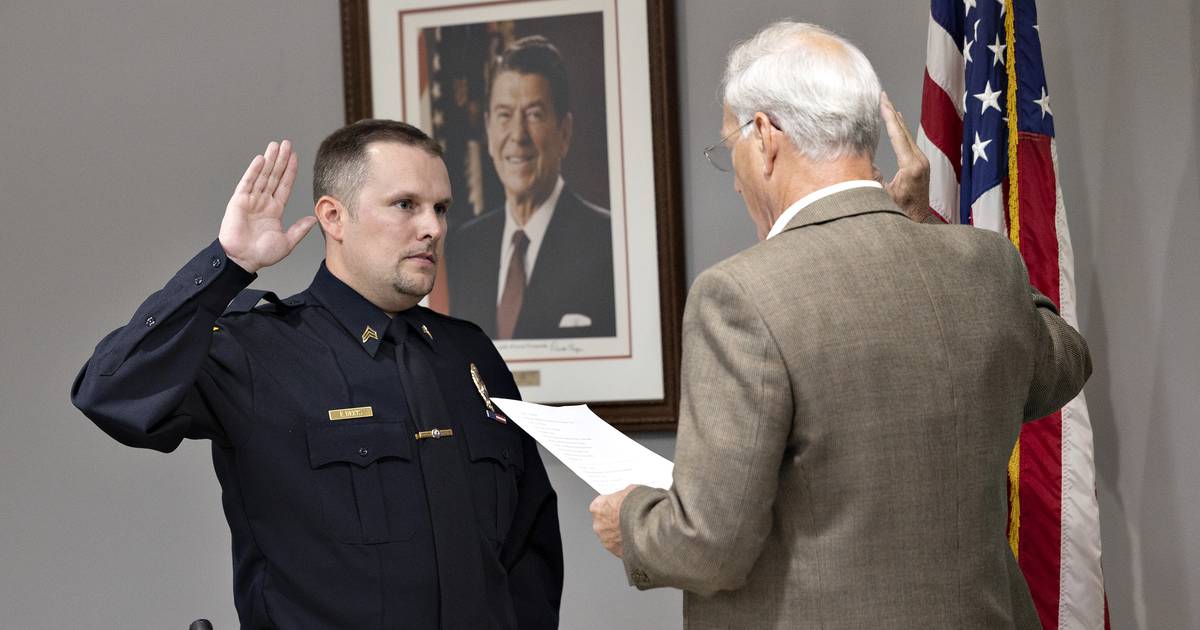 New Dixon deputy police chief sworn in, one officer promoted to ...
