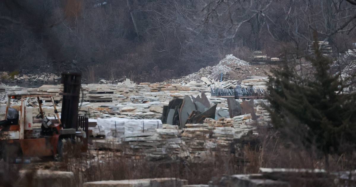 Joliet council delays decision on quarry blasting – Shaw Local