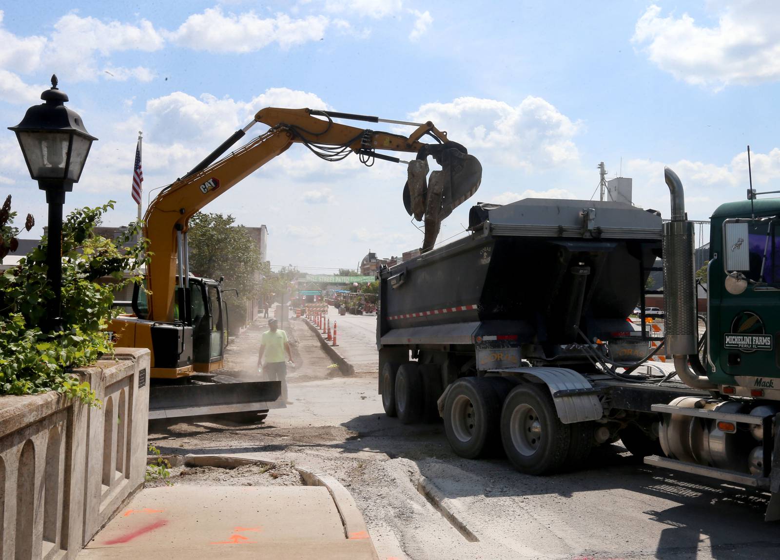 Photos: Crews ramp up construction on Utica's retail plaza – Shaw Local