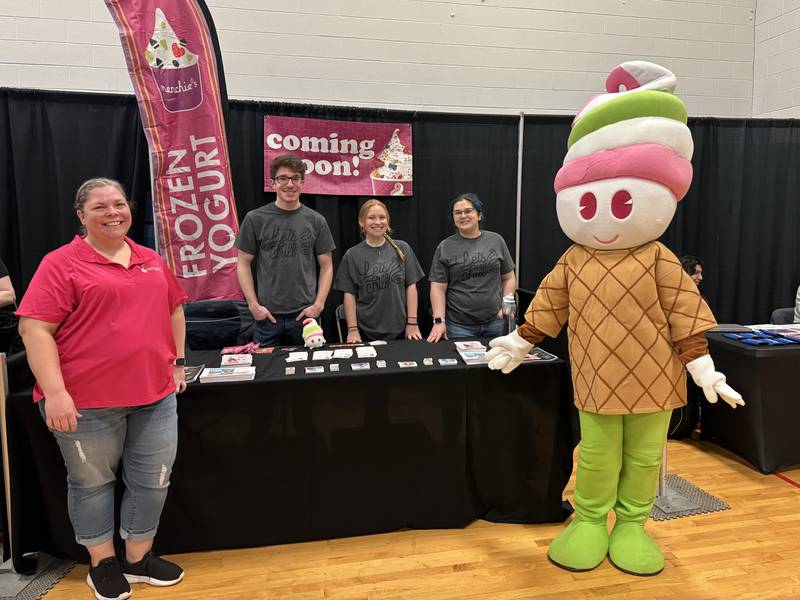 New Menchie's Minooka celebrates grand opening with free frozen yogurt ...