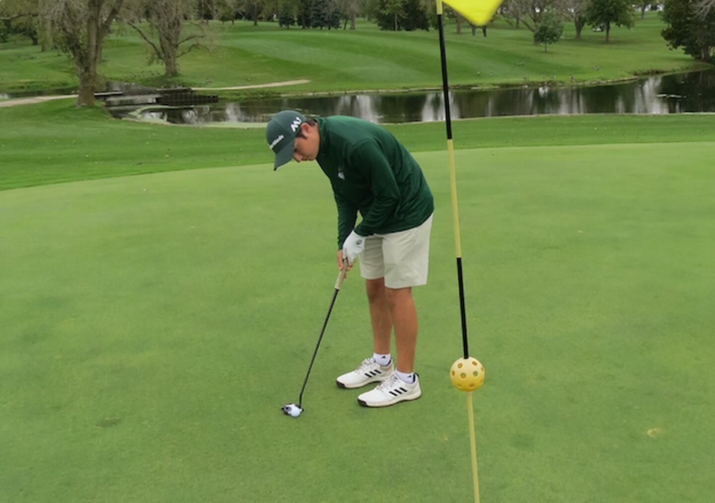 Jake Delaney golfs for grandparents – Shaw Local