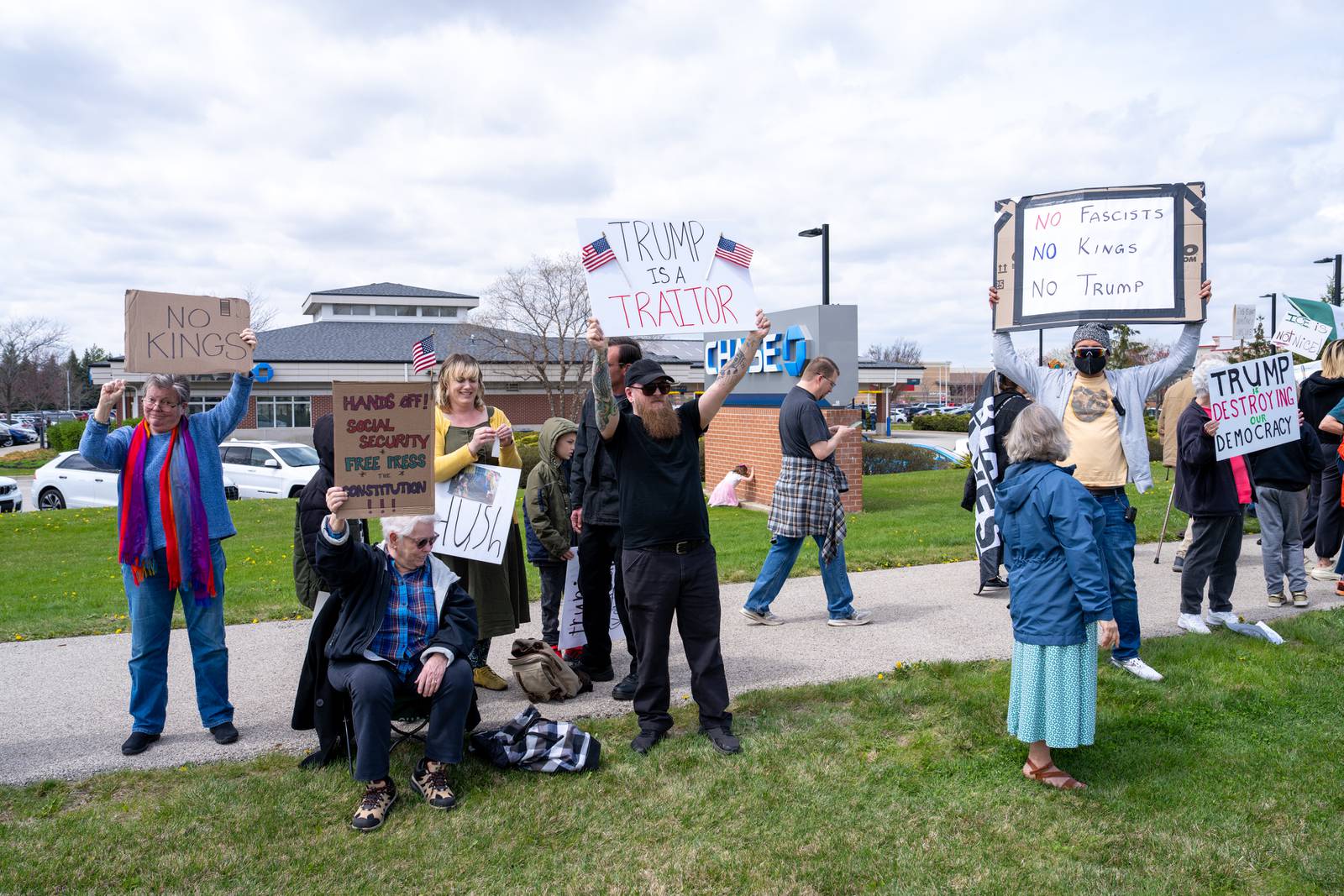 Photos: Hands Off Rally in Kane County – Shaw Local