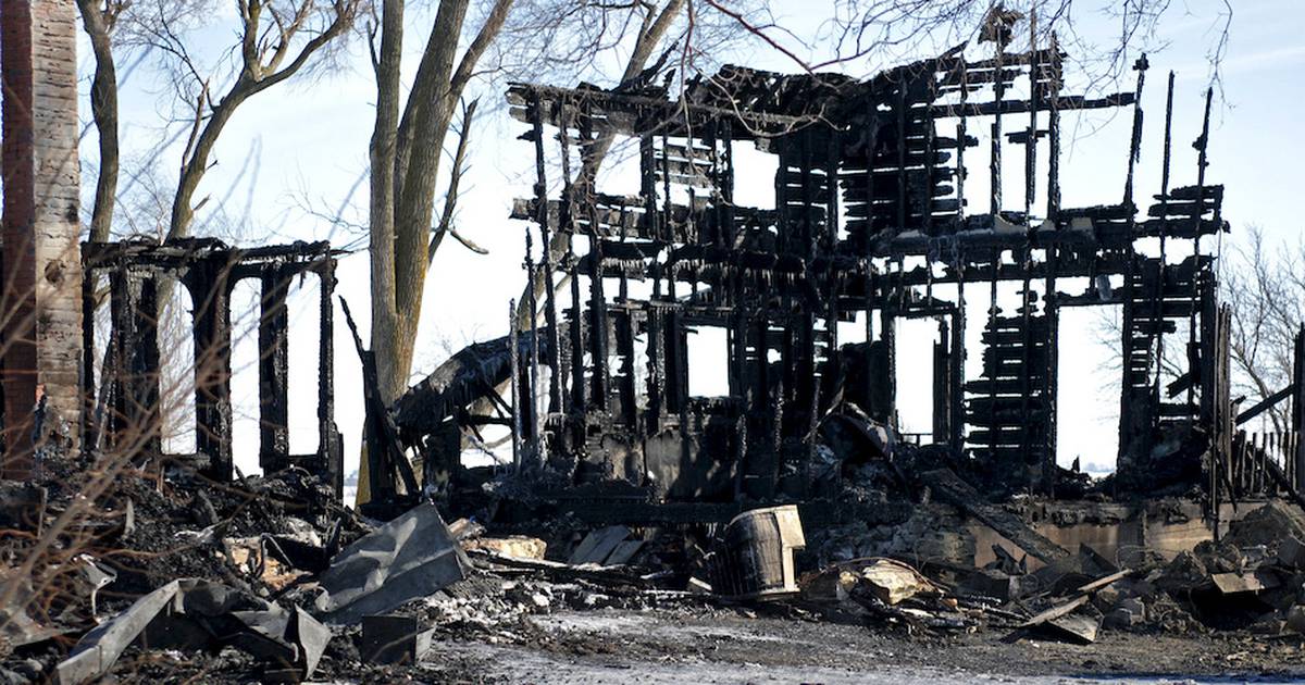 Authorities: No foul play suspected in fatal fire – Shaw Local