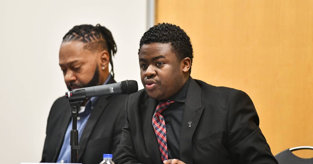 School board candidate charged with misdemeanor battery – Shaw Local