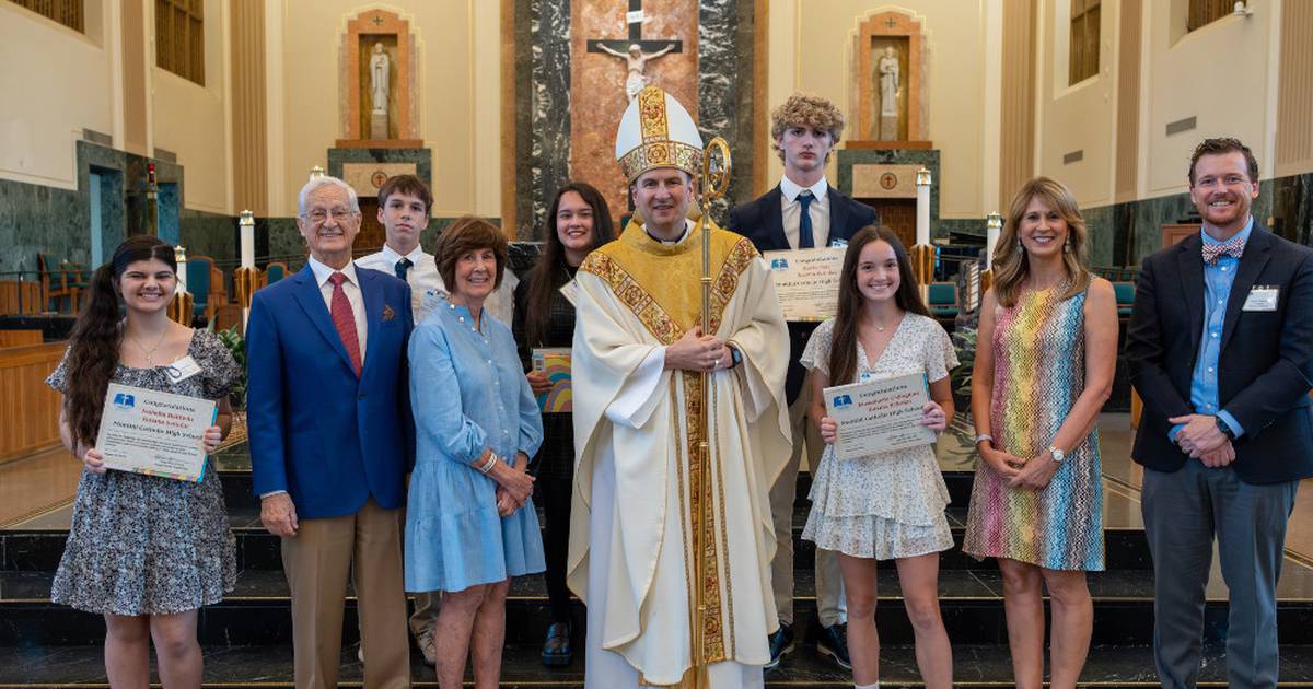 Montini Catholic congratulates Kazma Scholarship recipients – Shaw Local