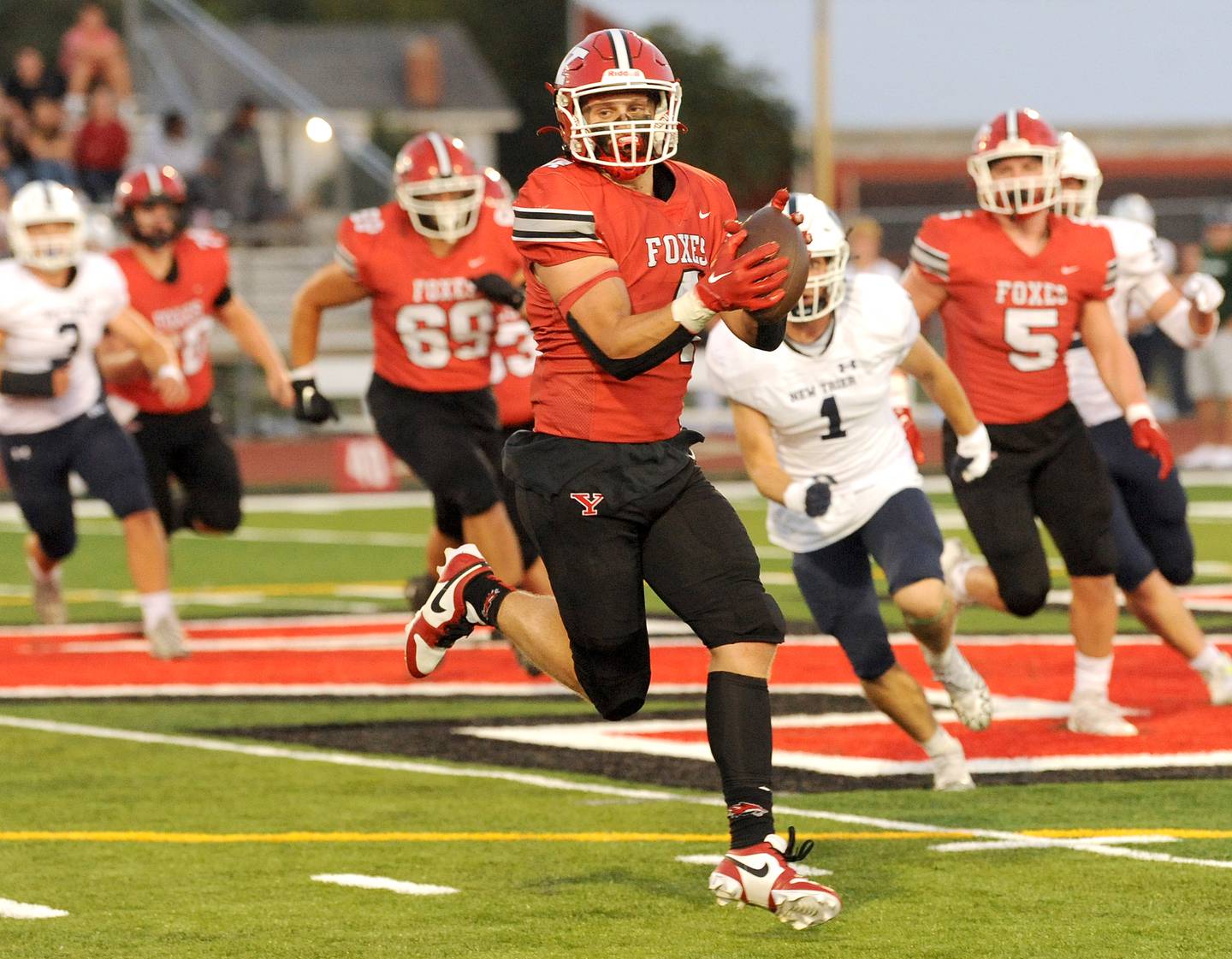 Big plays doom Yorkville against New Trier in home opener – Shaw Local
