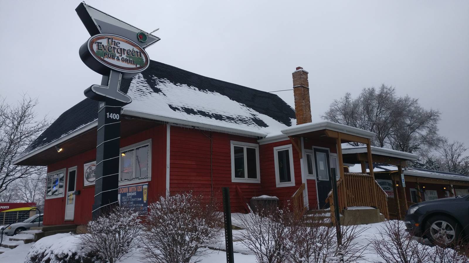 Mystery Diner in St. Charles: Evergreen Pub & Grill cultivates longtime ...