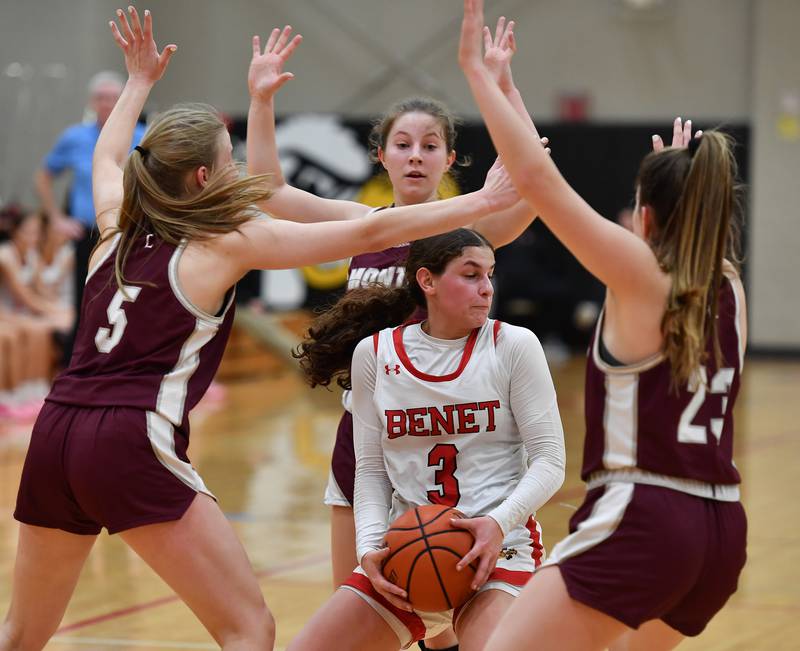 Photos: Benet vs. Montini girls basketball – Shaw Local