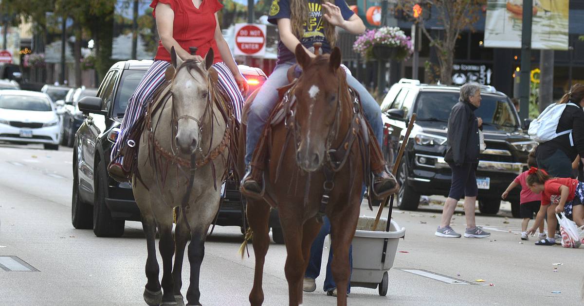 Photos: Ottawa High School celebrates homecoming with parade – Shaw Local