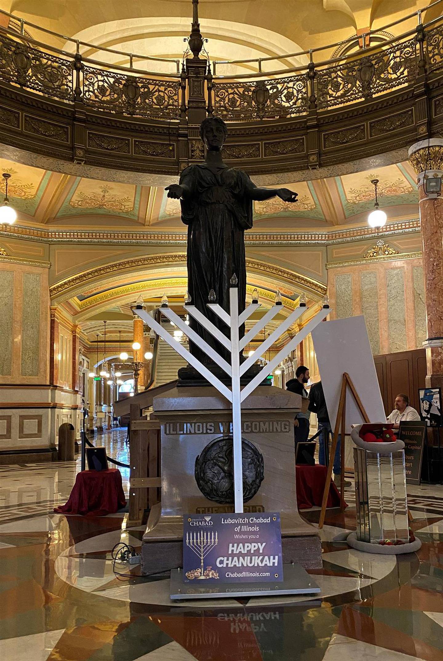 Holiday displays – including the Satanic Temple’s – return to Illinois ...