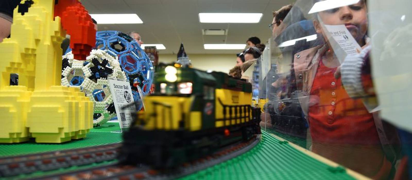 Photos: Lego train display a hit with kids in East Dundee – Shaw Local