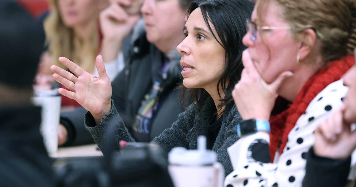 Photos: North Grove elementary parents react to proposed Sycamore ...