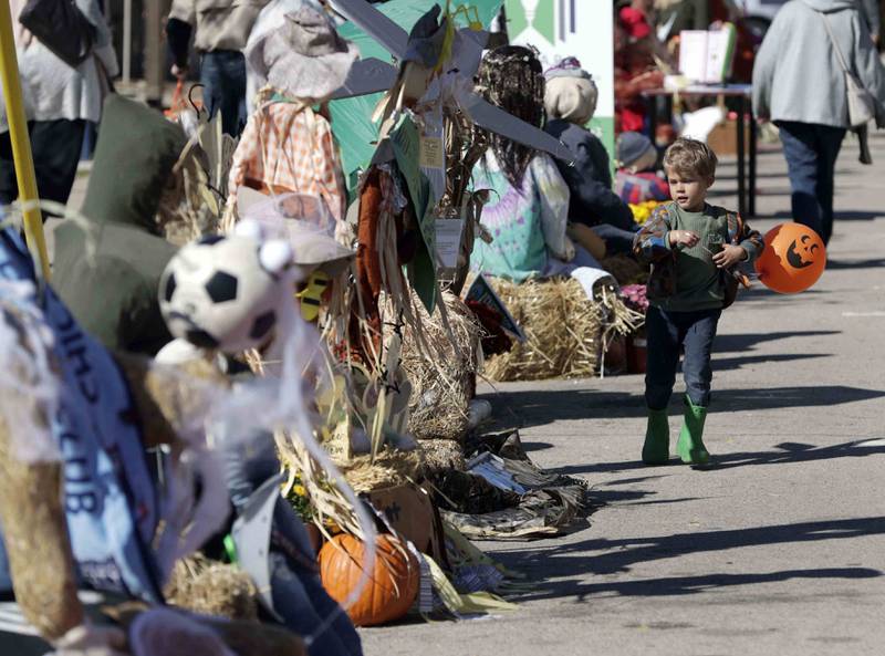 Photos: Scarecrow Weekend opens in St. Charles – Shaw Local