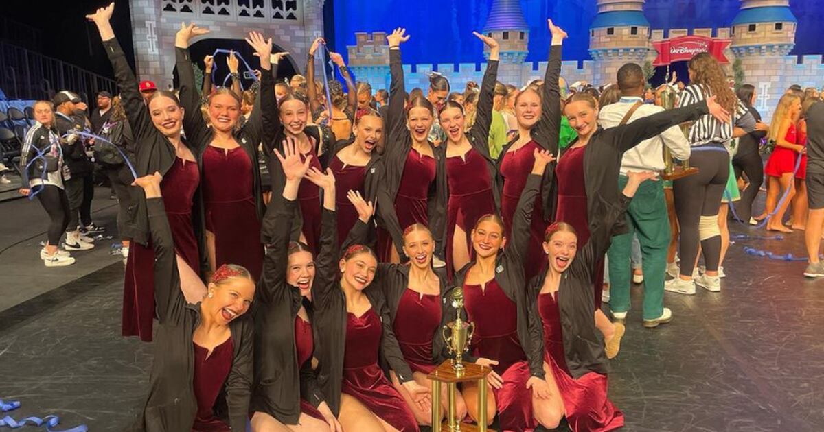 Minooka Community High School Varsity Dance Team Places 15th at UDA ...
