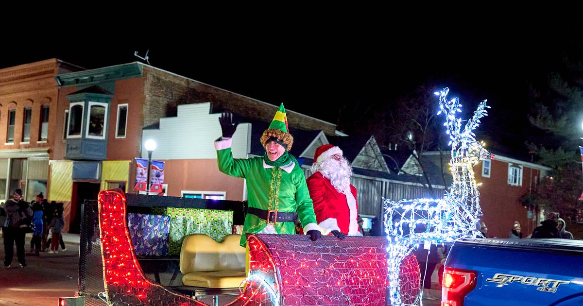 Photos: Spring Valley celebrates Christmas with lighted parade – Shaw Local