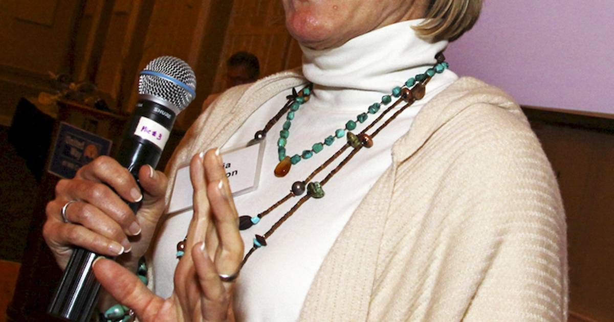 Simpson selected as 2015 ATHENA Award recipient – Shaw Local