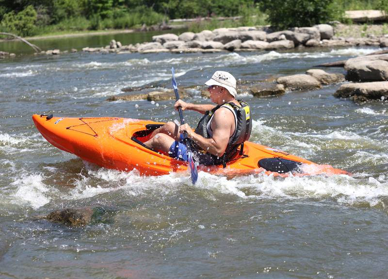 Photos: Kayakers enjoy nice day on Fox River – Shaw Local