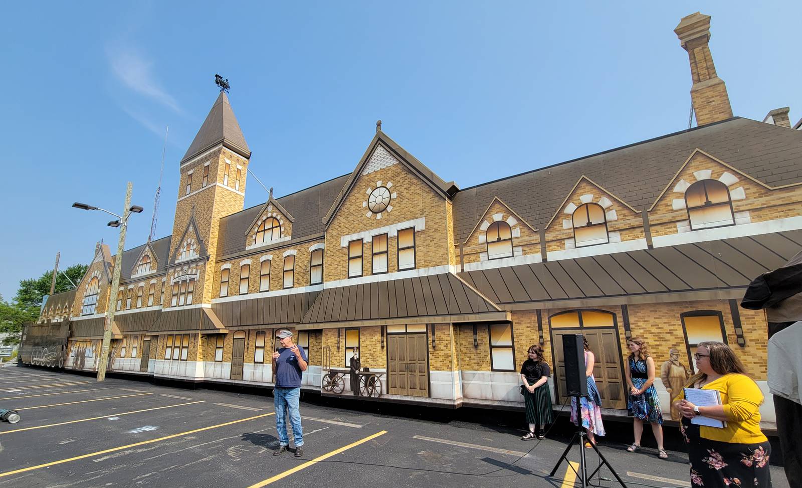 Long-awaited Mendota mural depicts city’s rich railroad history – Shaw ...