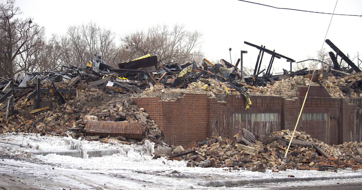 PHOTOS: Joliet building demolished after fire – Shaw Local