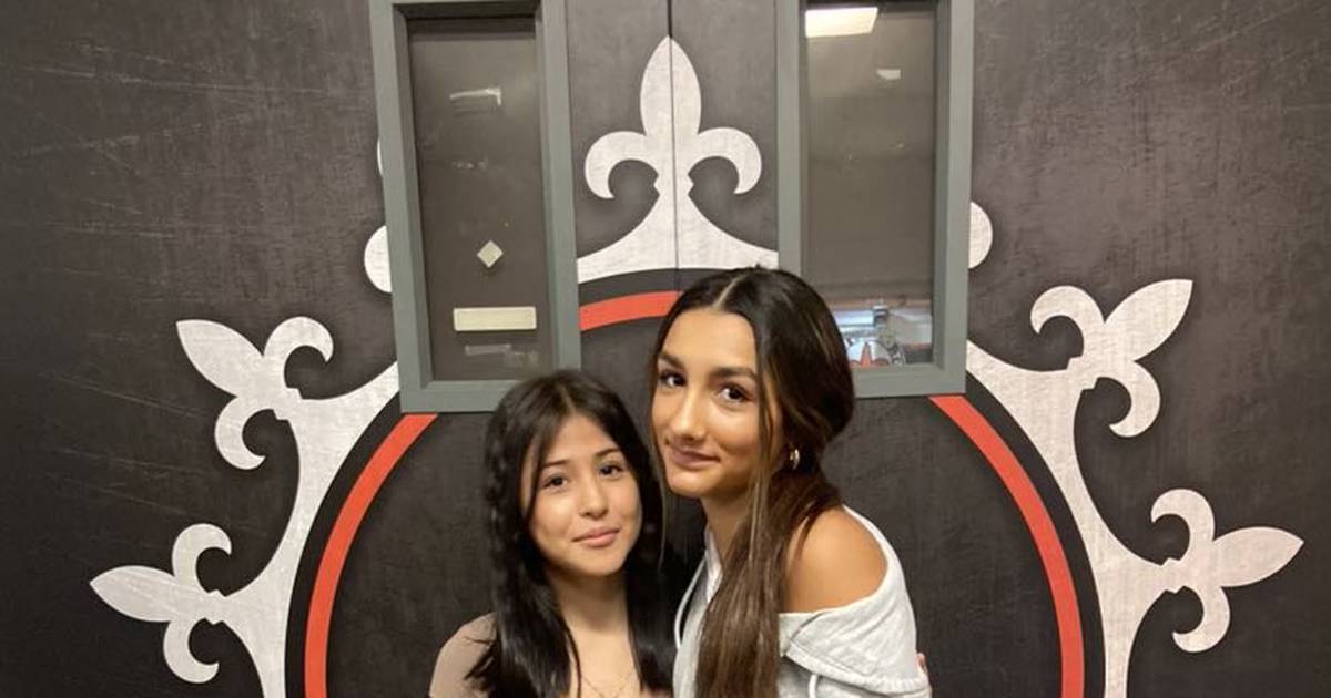 Girls wrestling: Sofia Espinoza, Autumn Badon make history as St. Charles East’s first sectional ...