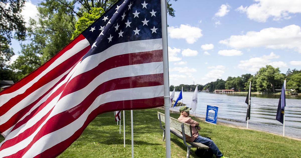 Torn, faded flags can be retired at drop boxes in Crystal Lake, Fox ...