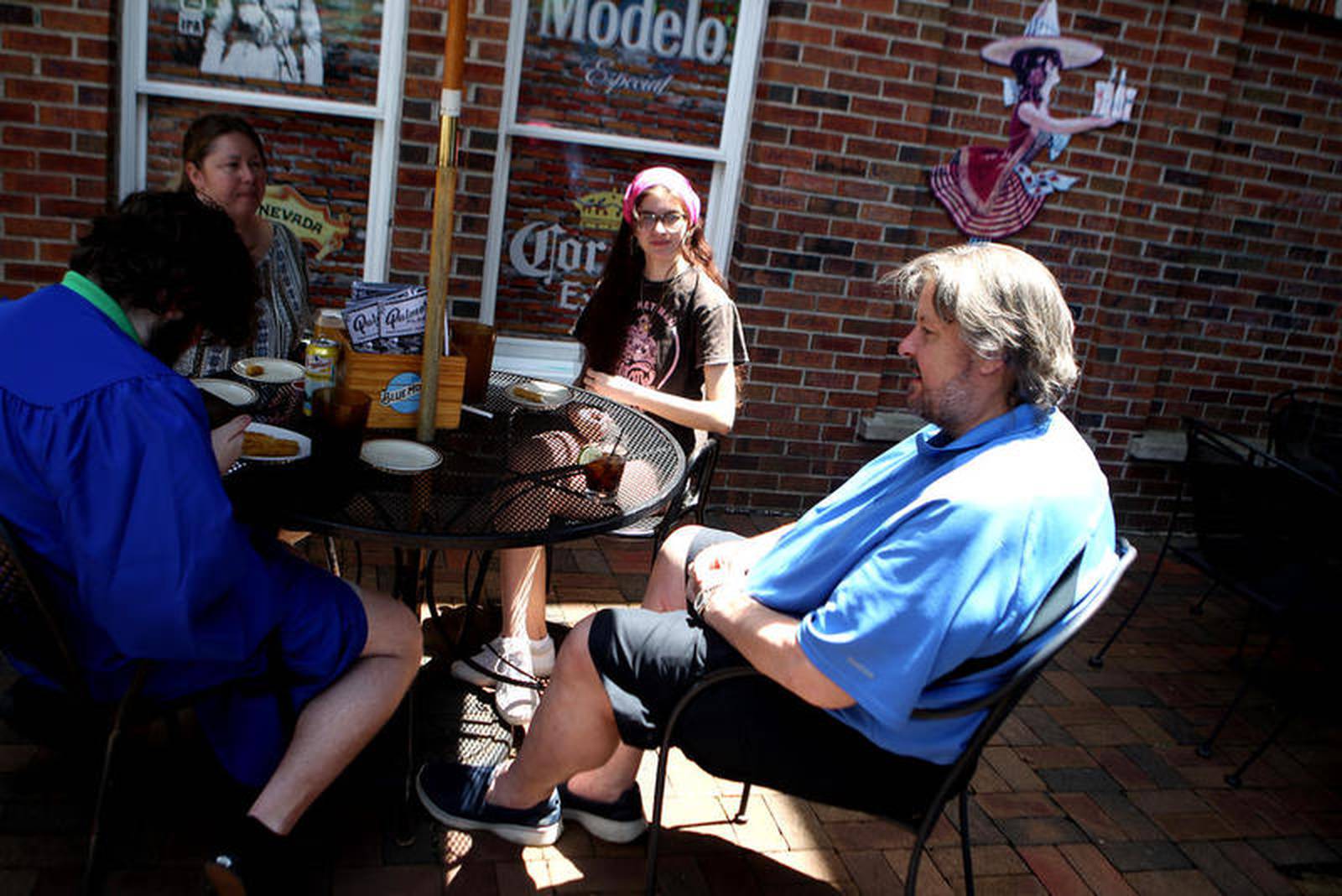 'It's steps in the right direction' Area restaurants thrilled to ...