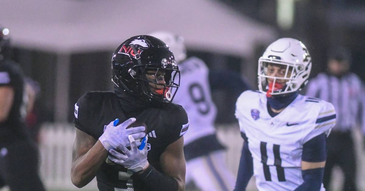 Trayvon Rudolph shows off QB chops in NIU’s win over Akron – Shaw Local