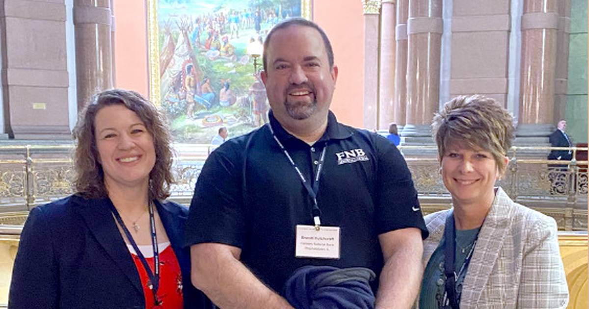 Farmers National Bank team members graduate from Future Leaders ...