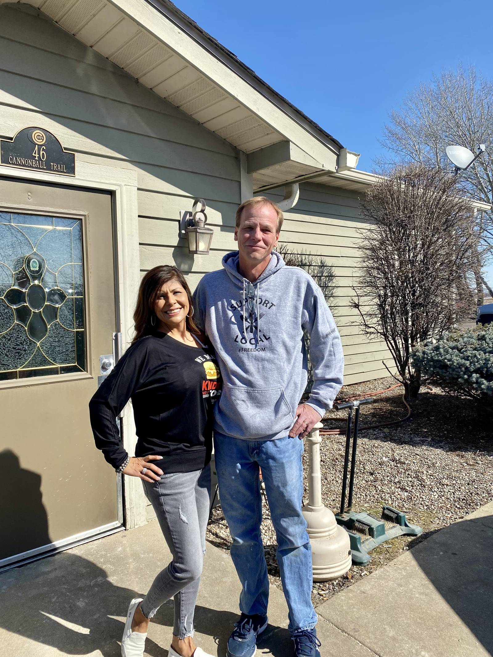 TV show descends on Yorkville, declaring it a ‘Burger Capital’ – Shaw Local