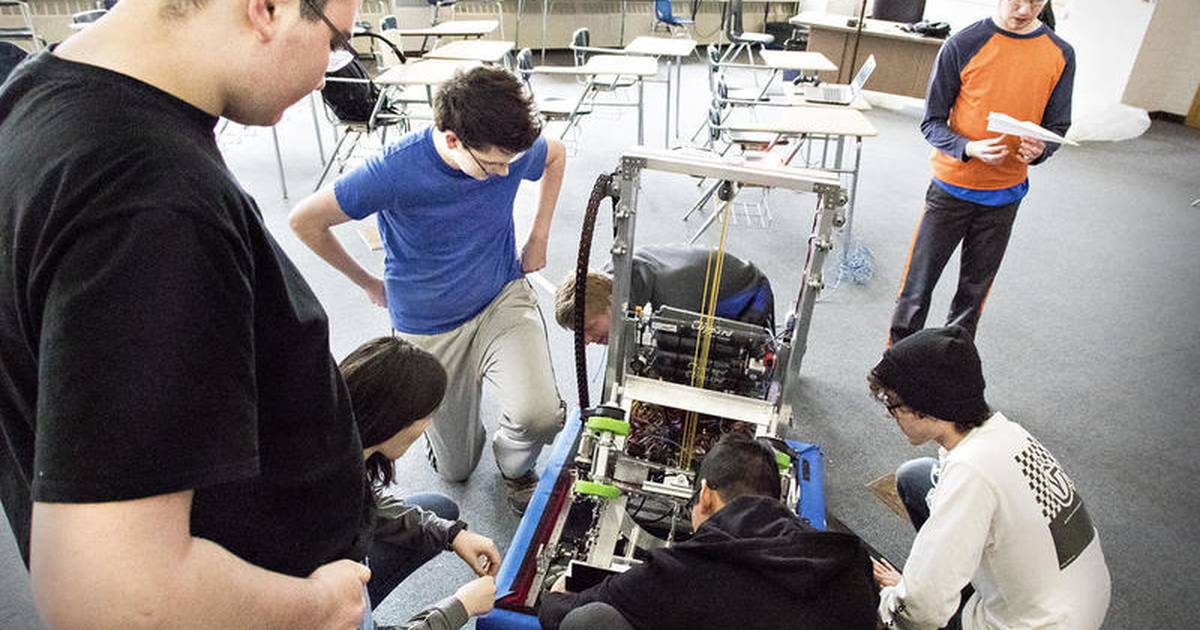 We, robot: SHS students team up to help robot get the ball rolling ...
