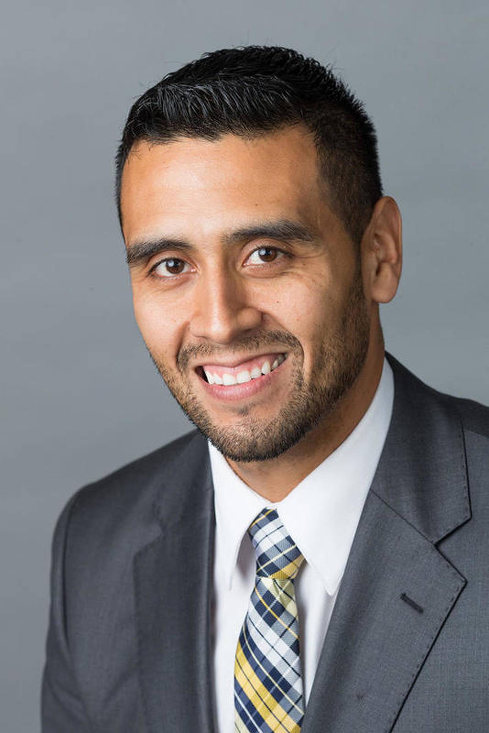 Employee at Romeoville university honored – Shaw Local