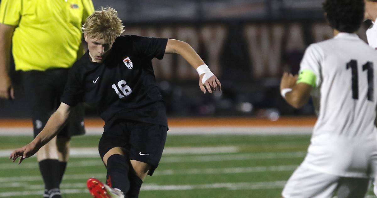 Cody Bundy, McHenry control second half against Prairie Ridge – Shaw Local