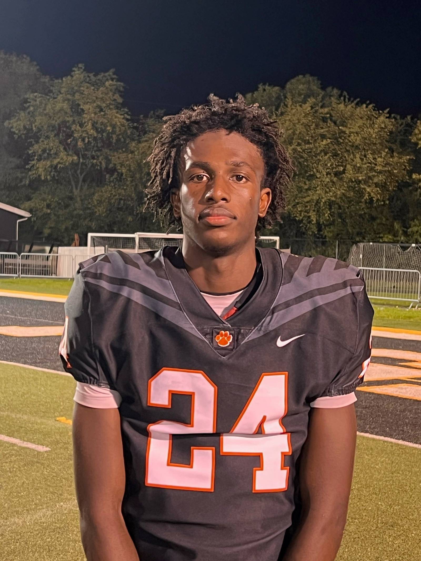 Turnovers, tough losses fuel Wheaton Warrenville South to rivalry win ...