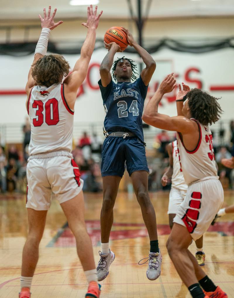Photos: Yorkville vs. Oswego East boys basketball – Shaw Local