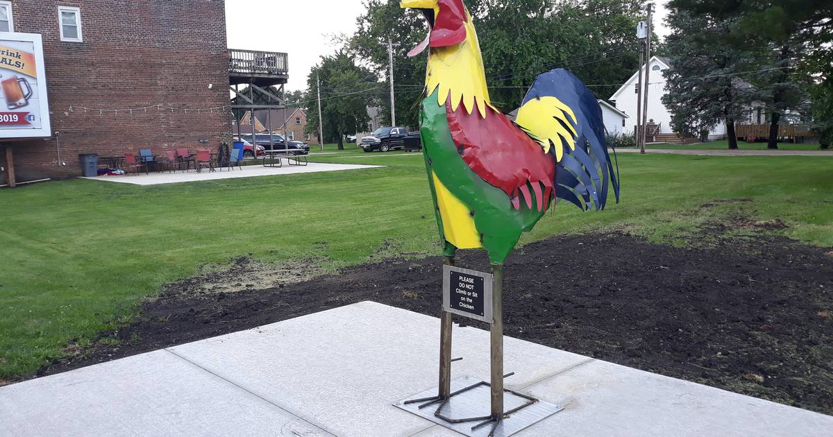 Ladd unveils chicken sculpture in its downtown – Shaw Local