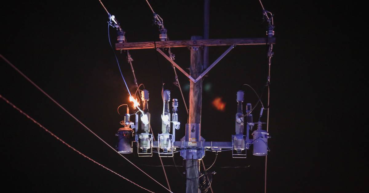 Sparking transformer leads to power outages Friday night in Woodstock ...