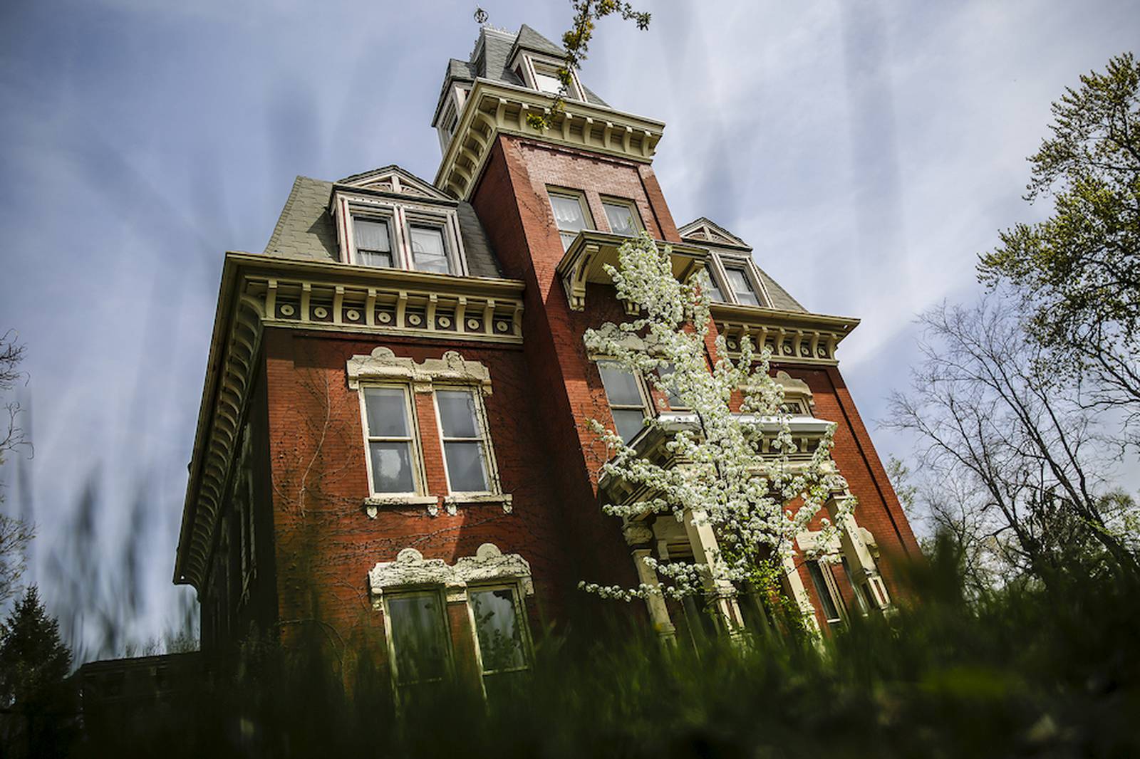 Hiram B. Scutt Mansion sold – Shaw Local