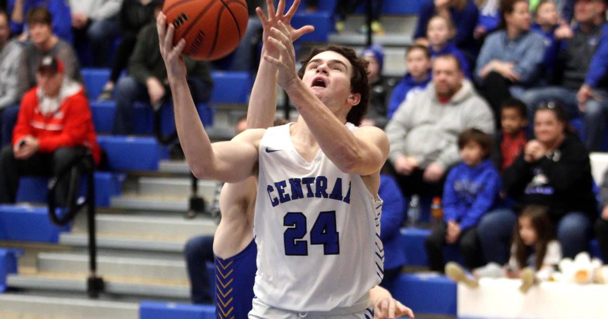 Boys basketball notes: Burlington Central shoots for a third ...
