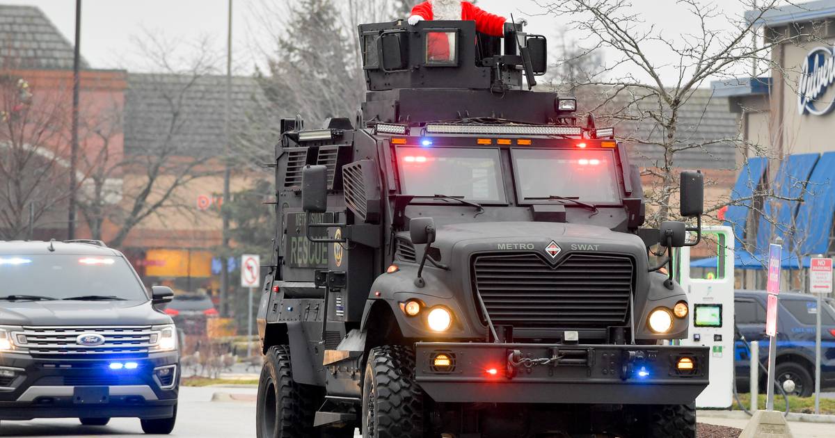 Photos: DuPage County Sheriff hosts Shop with a Sheriff event – Shaw Local