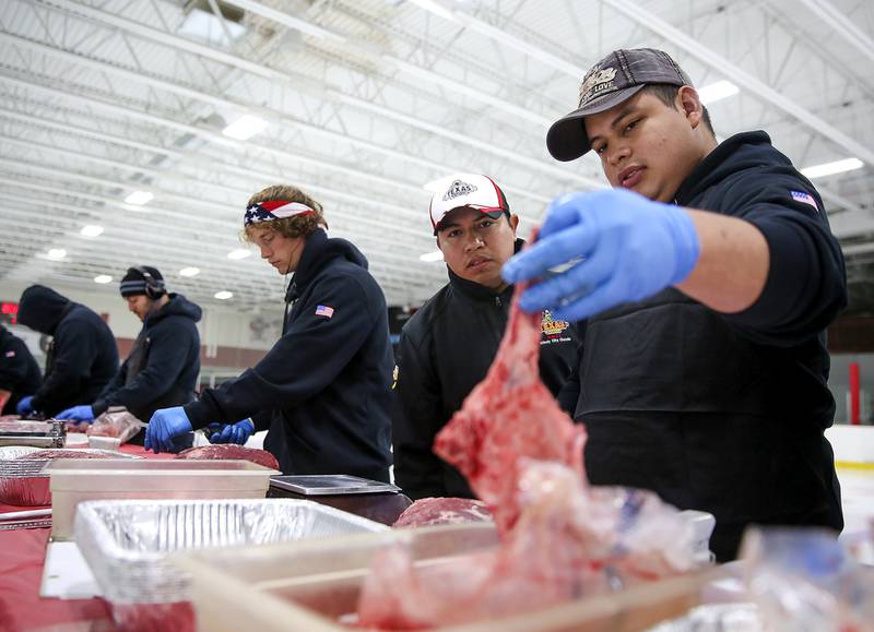 Joliet Texas Roadhouse butcher participates in meat-cutting competition ...