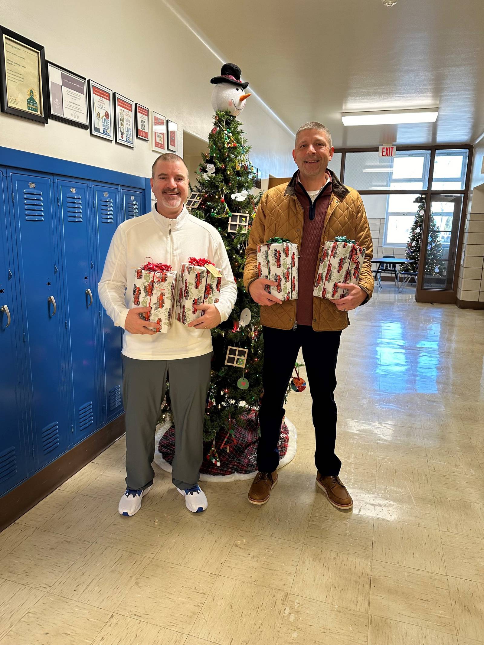 COUNTRY representative Brian Carnes donates $2,000 to Jefferson ...